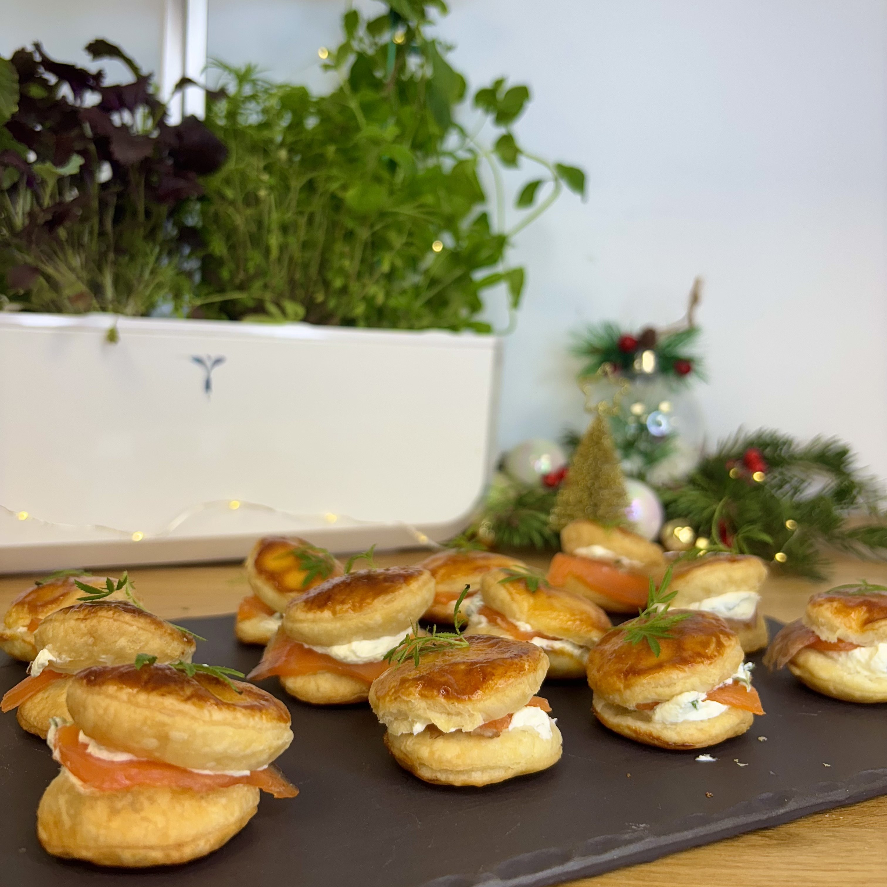 Recipe for salmon and microgreen puff pastries | Christmas appetiser